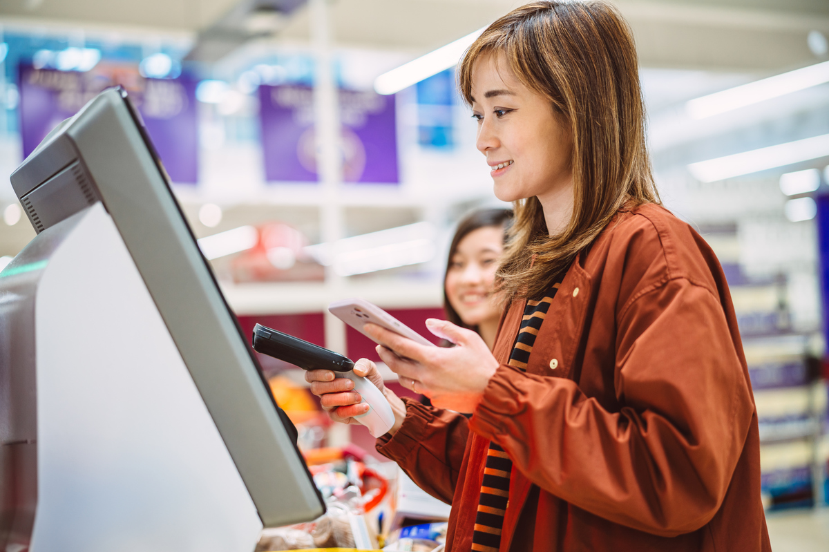 How Technology Transforms Retail into Smart Stores