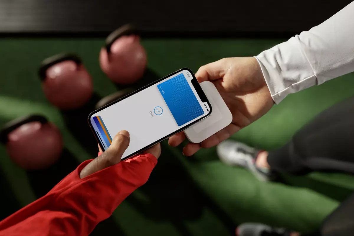 A Guide to Using Cashless Payments in Your Business | Square