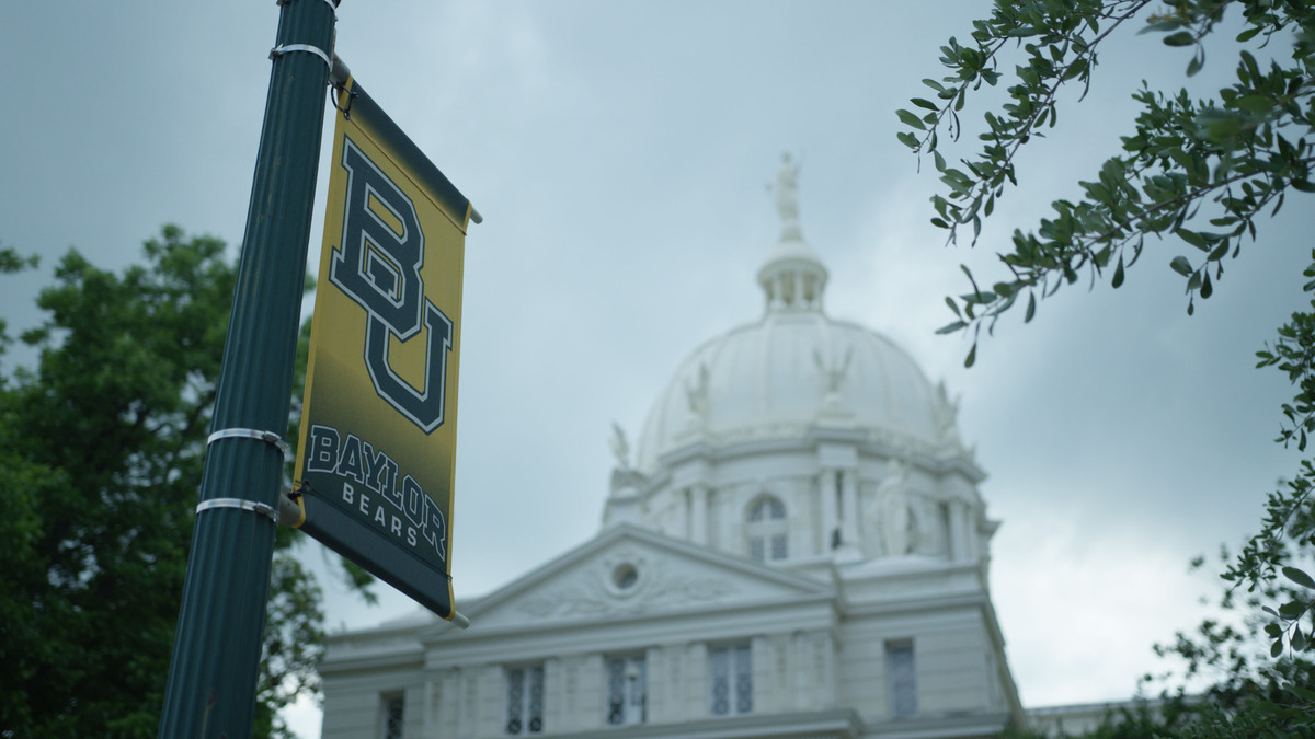 "Disgraced" Documentary Review | DIRECTV Insider